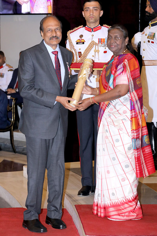 Dr. Chandrashekhar Meshram Recognized for Public Service